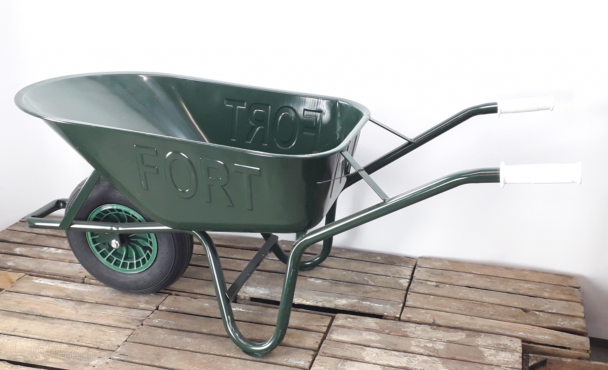Kruiwagen met 80 liter plaatstalen bak - Tuindorado